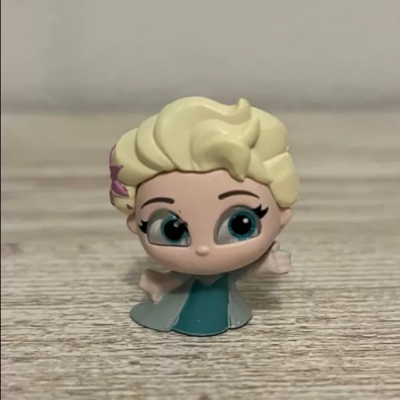 Disney | Toys | Disney Doorables Series 7 Elsa From Frozen I Am Not A ...